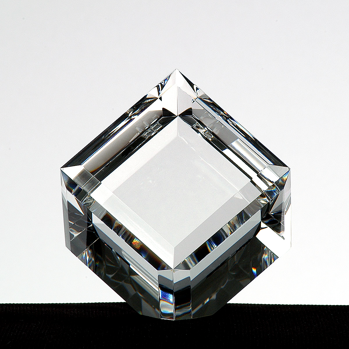 Large Mounted Beveled Cube, Optical Crystal 3" x 3": Glassplax